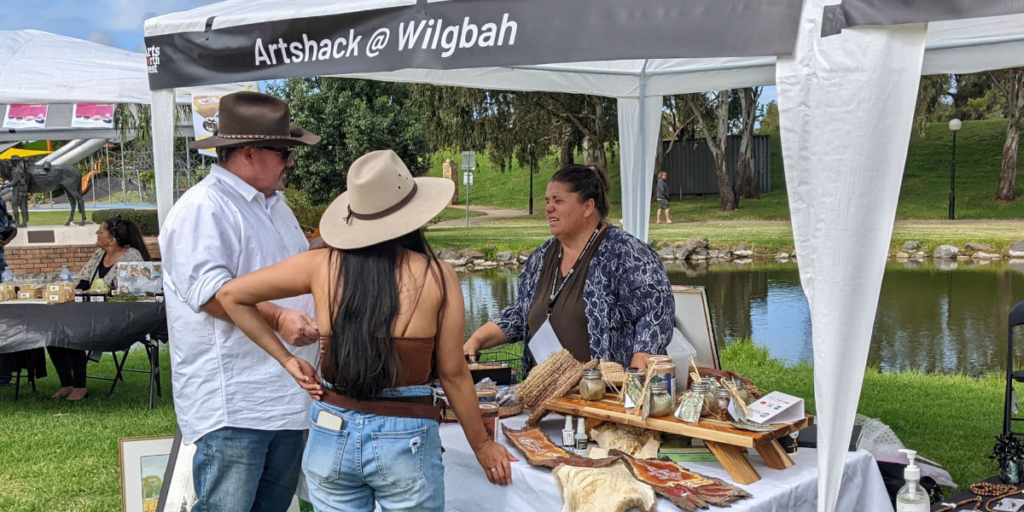 'Gather and Trade' market days for local Aboriginal art - New England Times