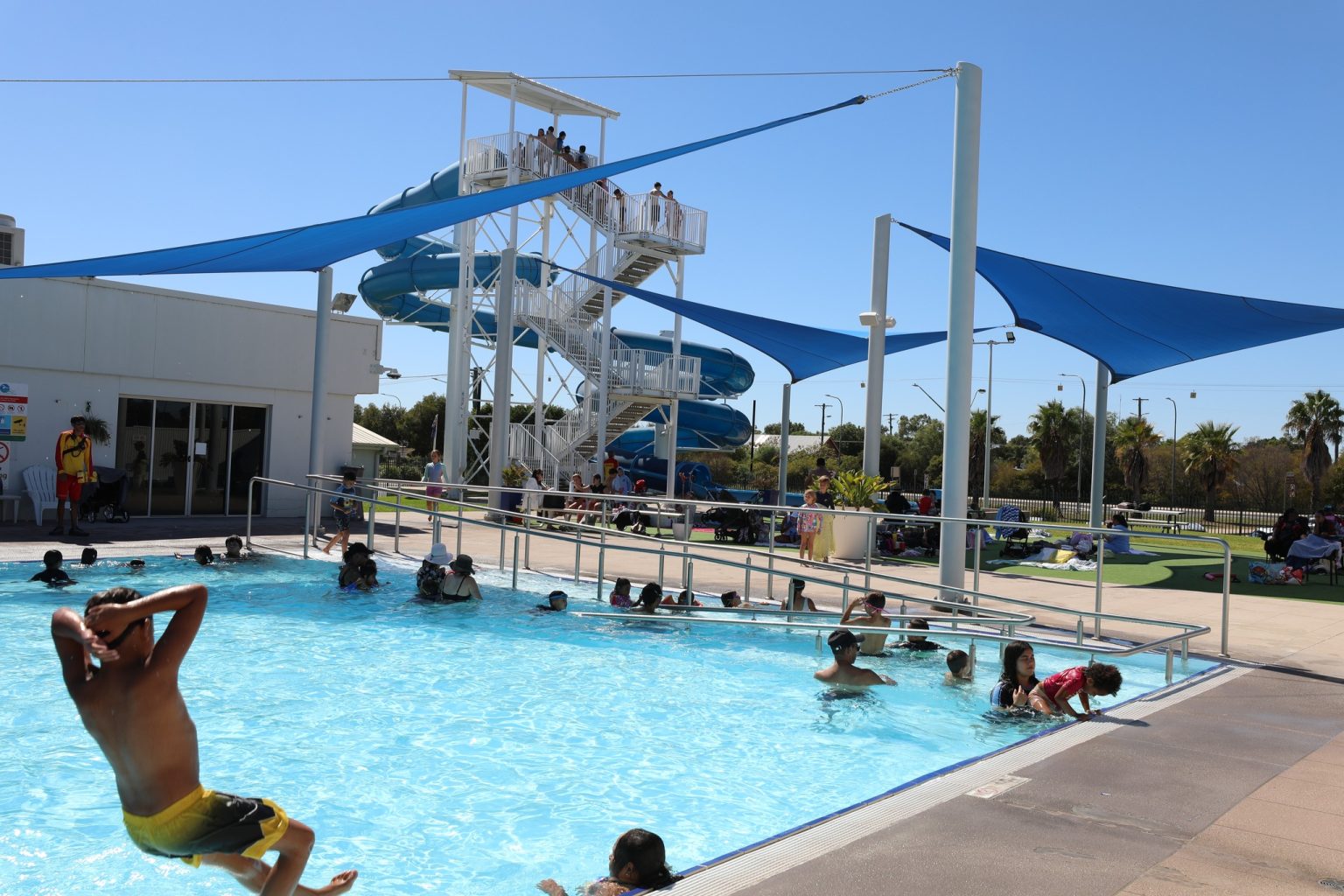 Moree’s hot pools reopen as town celebrates return of iconic assets ...