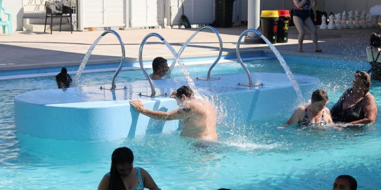 Moree’s hot pools reopen as town celebrates return of iconic assets ...